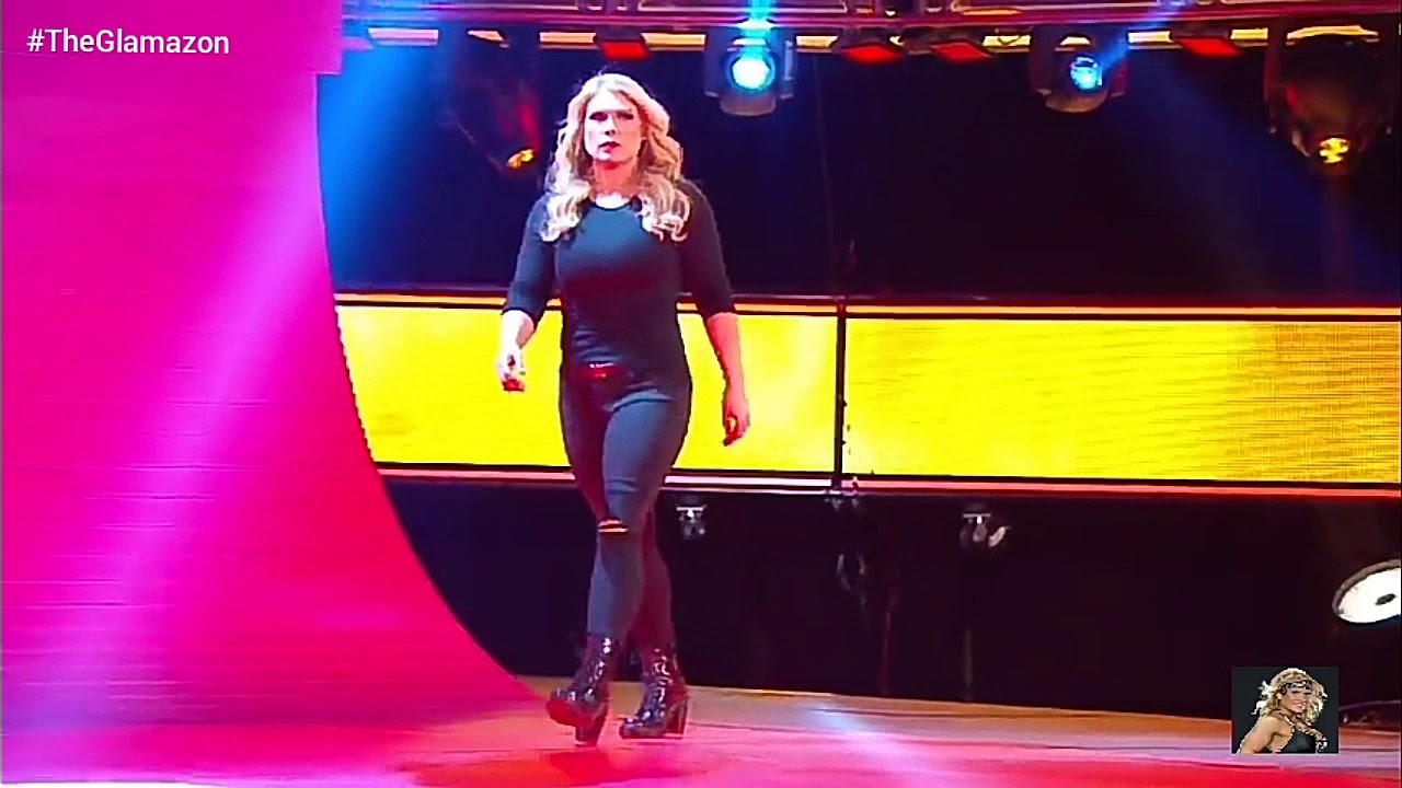 Beth Phoenix Returns Entrance: Raw, March 2, 2020 - YouTube