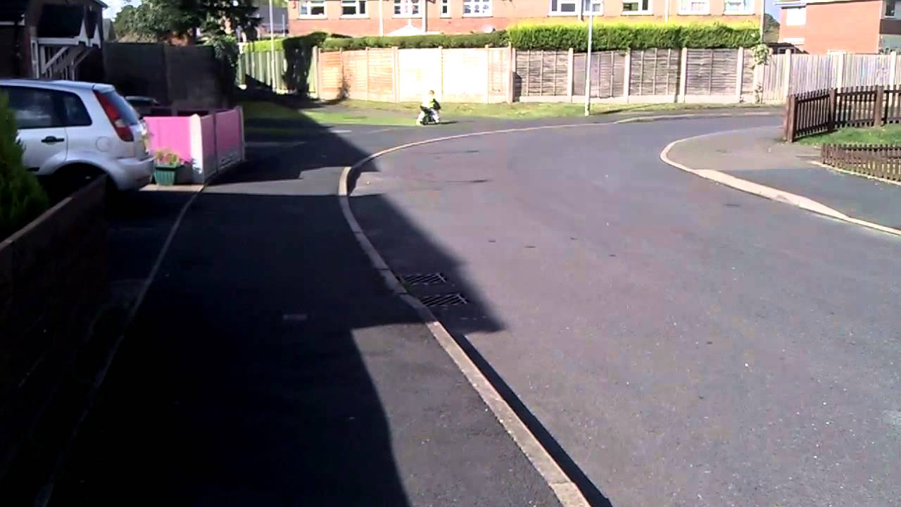 Toby Mountford mini moto. - YouTube