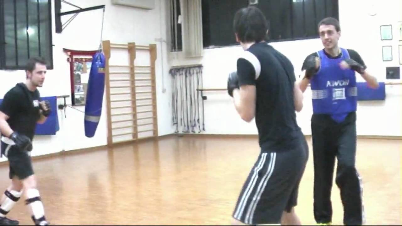 Bruce Lee Kung Fu - Jeet Kune Do - Sparring a 2 avversari - F Vs L&A ...