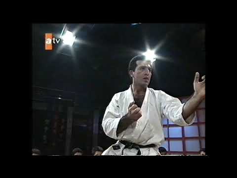 KARATE OKULU DERSİ (tatemi show) Sensei Doğan KILIÇ