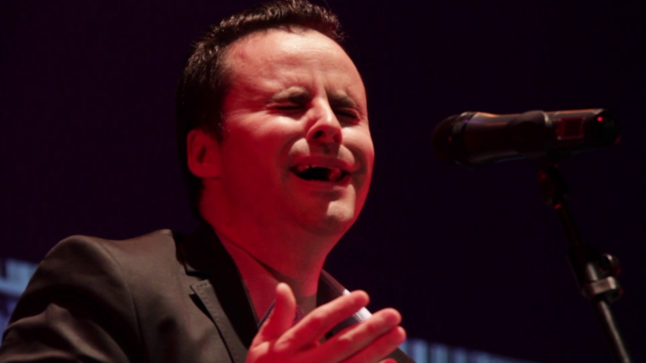 Juan Pinilla canta a Francisco Umbral - YouTube