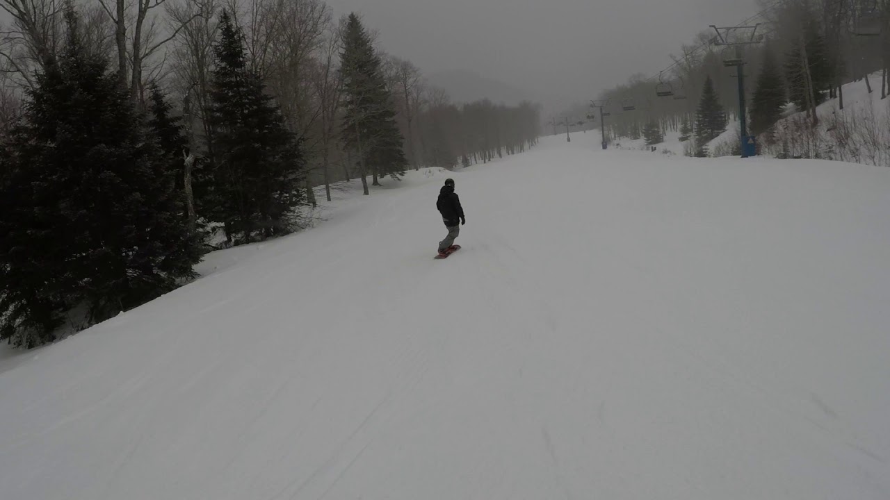 Snowboarding the Glades of The Edge Tremblant - YouTube