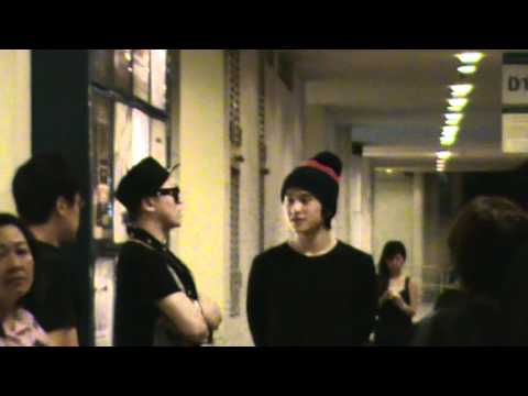 [FANCAM/190211] Young Deuk (Kwon Twins) in Singapore - YouTube