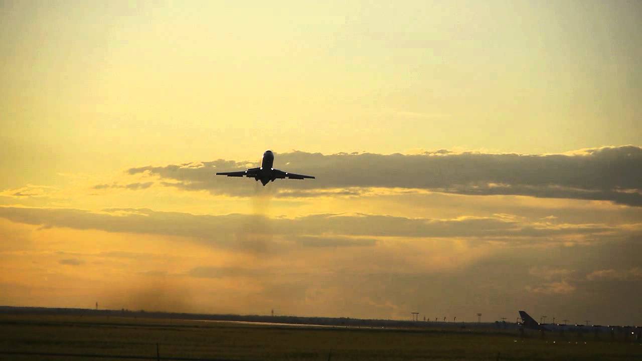 CargoJet Airways--Boeing 727 Edmonton--Edmonton Int'l 747! - YouTube
