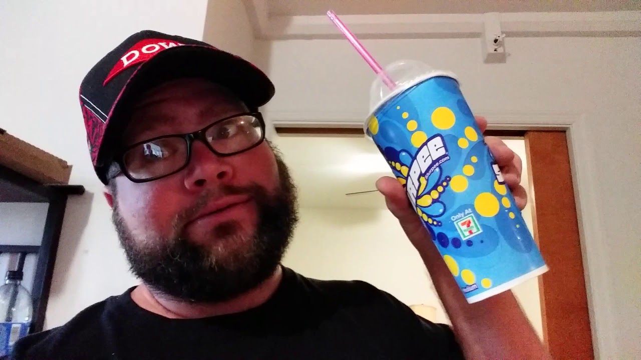 7-Eleven Captain Cruch Berry Slurpee - YouTube