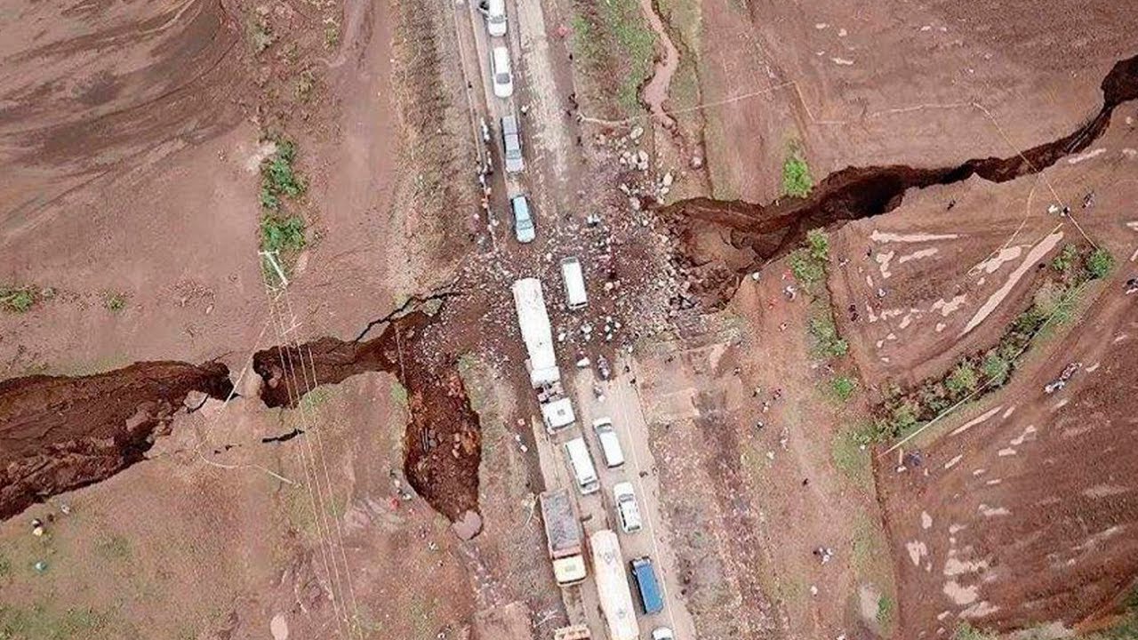 ¡ÚLTIMA HORA! NUEVA GRIETA SE ABRE Y PODRÍA DIVIDIR EL CONTINENTE - YouTube