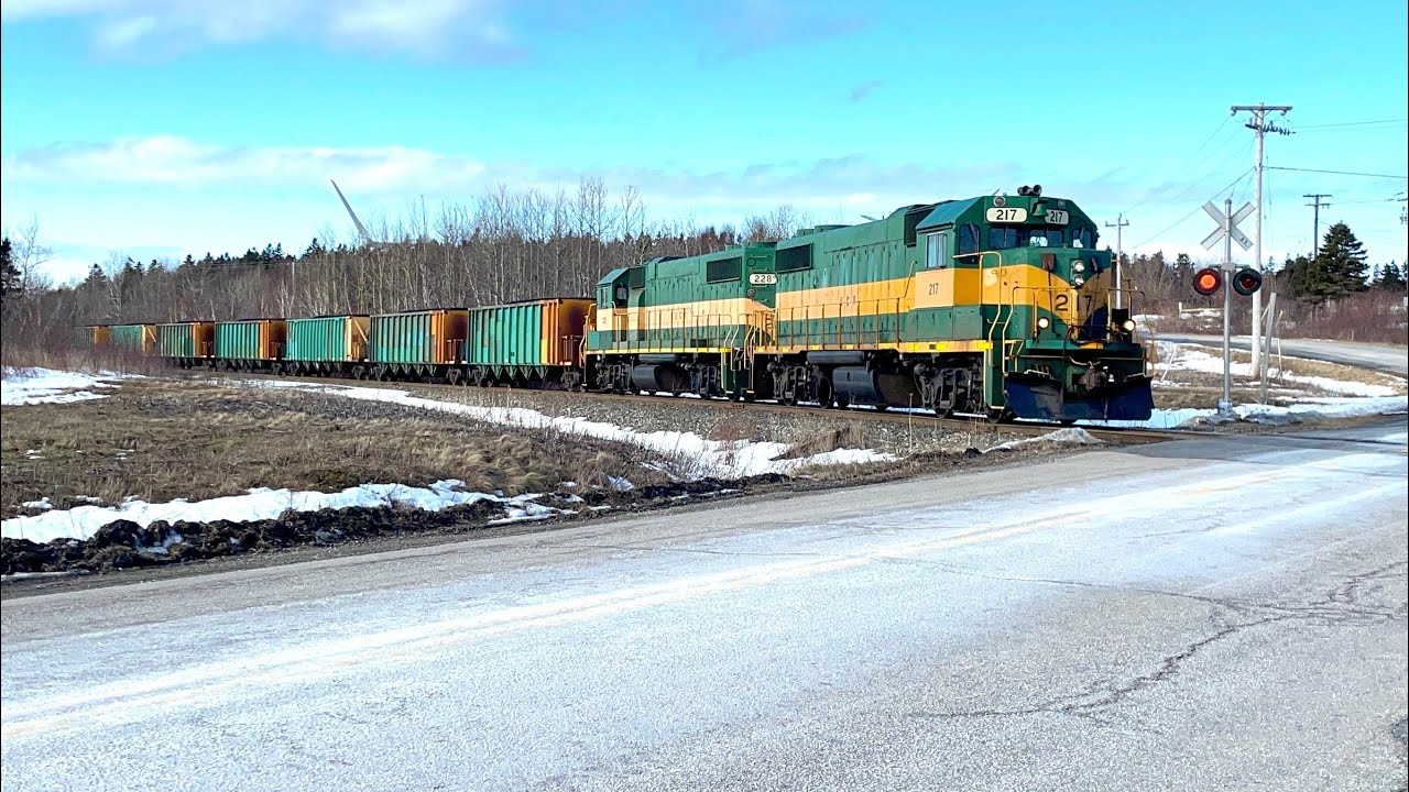 Coal trains in Cape Breton - Sydney Coal Railway operations at Lingan ...