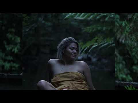 Sianne Dougherty - He Ao Hou [Official Music Video]