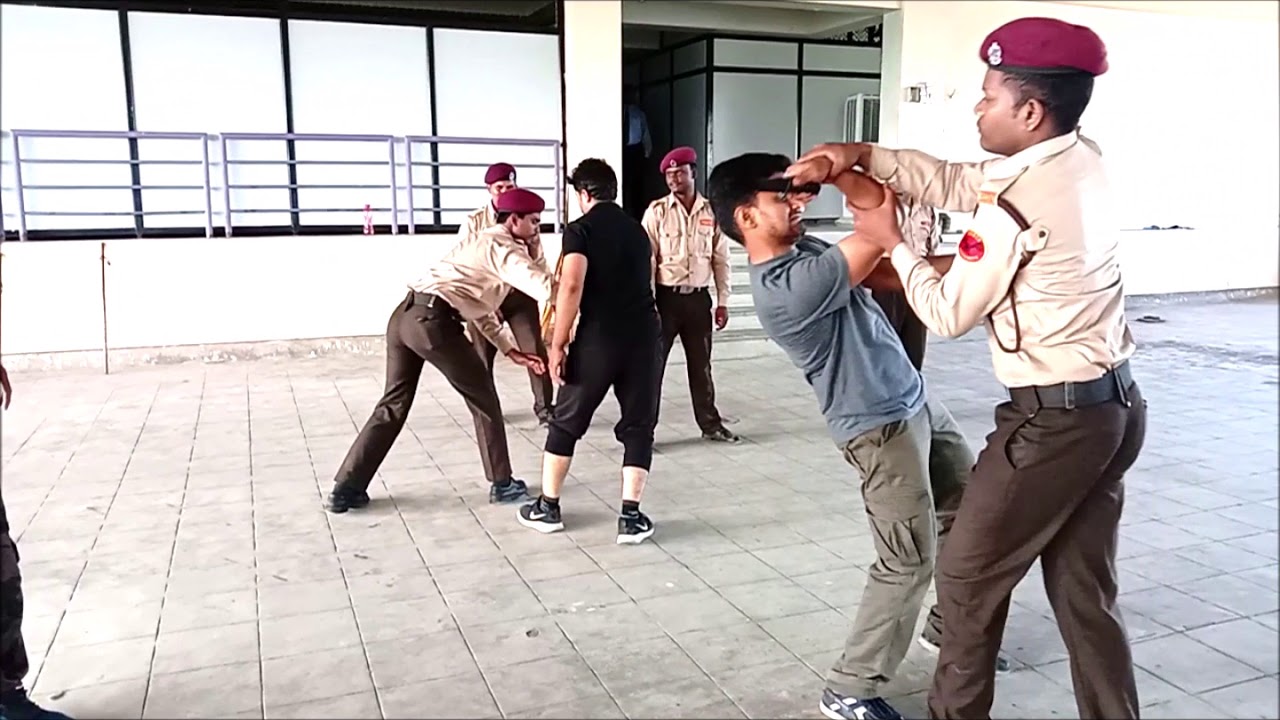 Security Guard Training (Hard Skill) Level 4 : Knife Defense ...