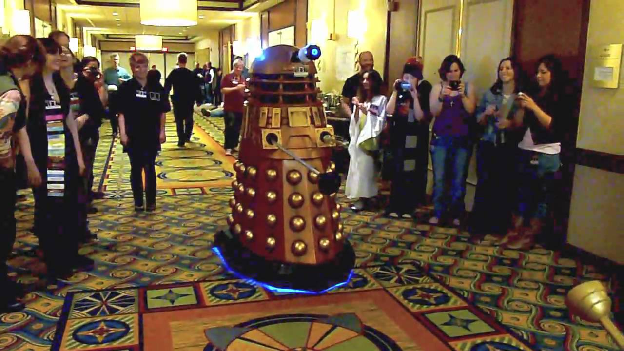 Gallifrey One: dalek meets baby dalek - YouTube