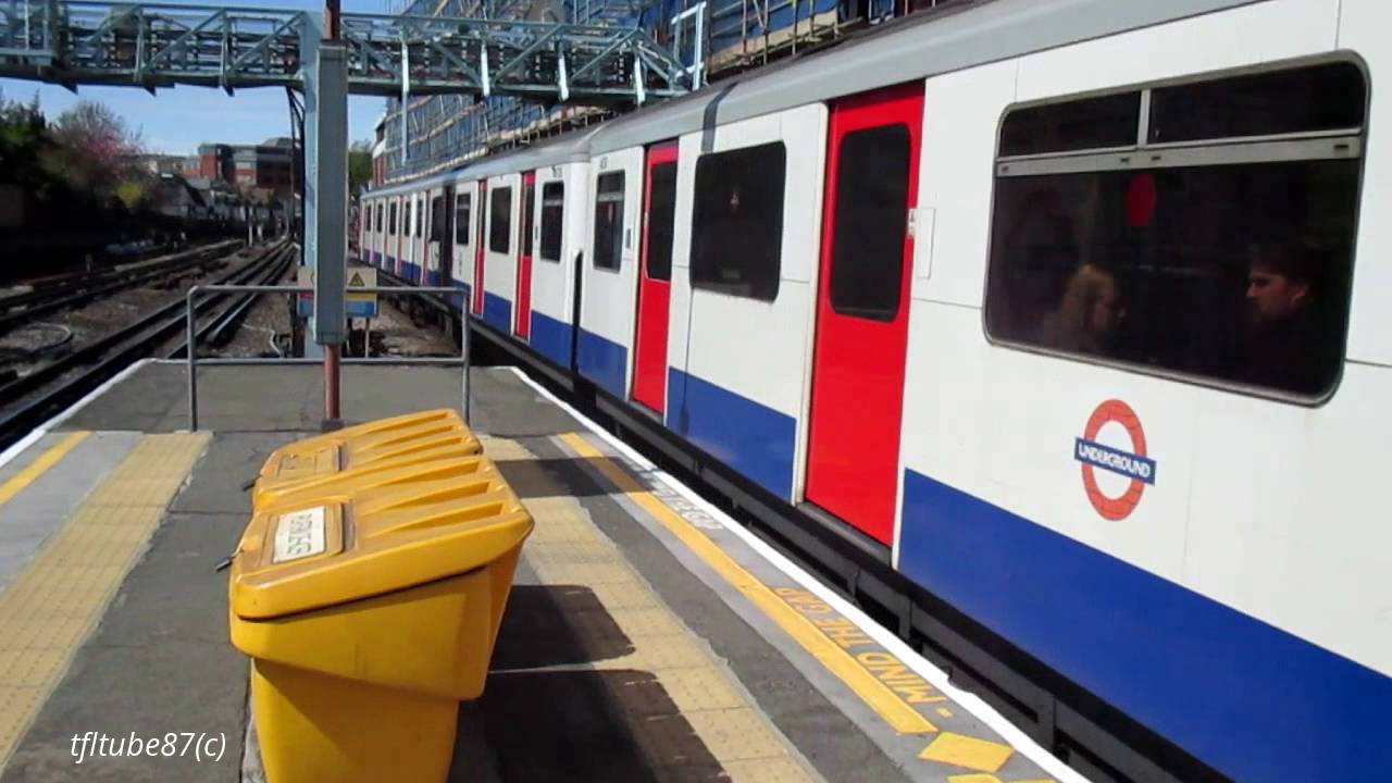 District Line D78 Stock 7539 arrives at Barons Court - YouTube