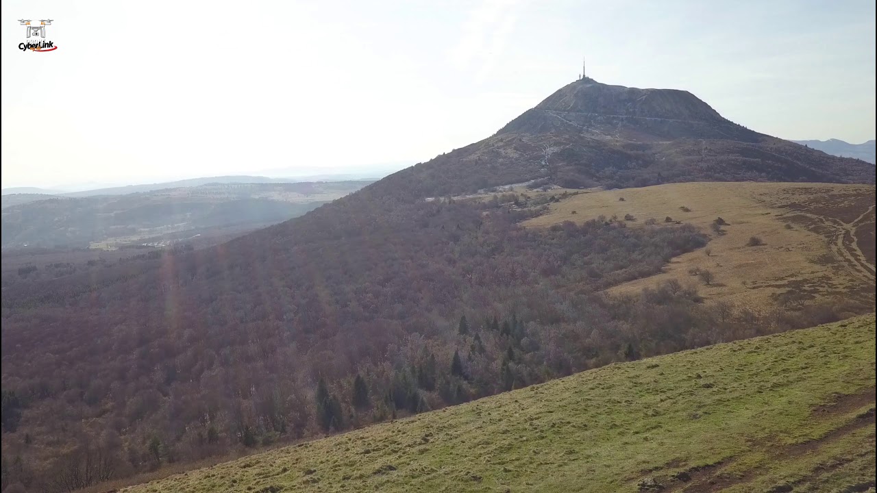 Volcan Le Puy du Pariou - YouTube