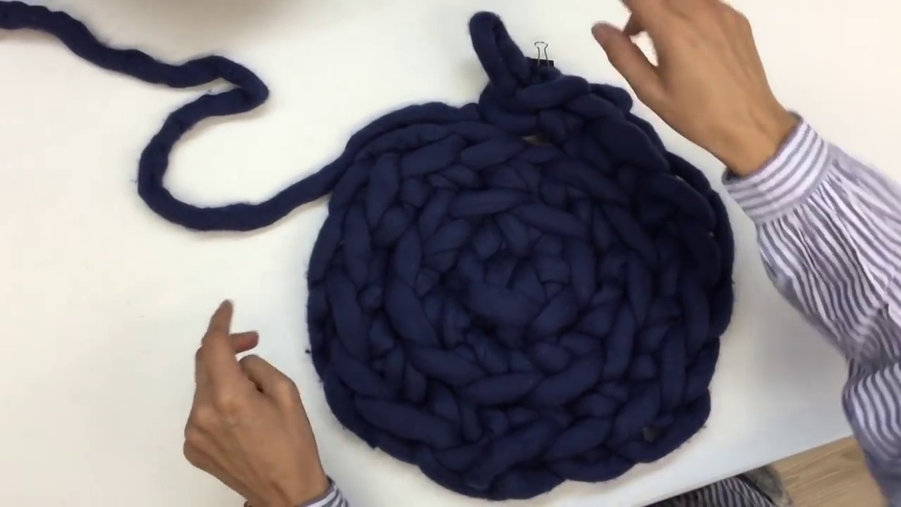 DIY Tapete circular tejido con las manos - YouTube