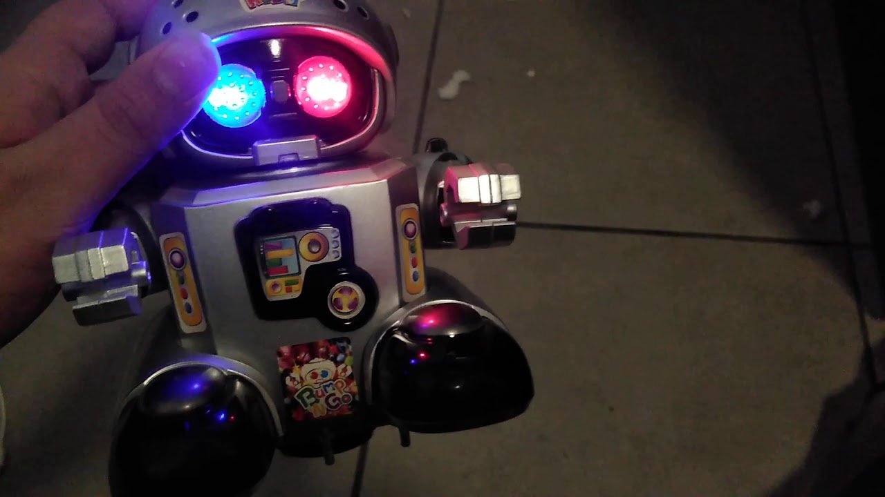 bump and go robot - YouTube