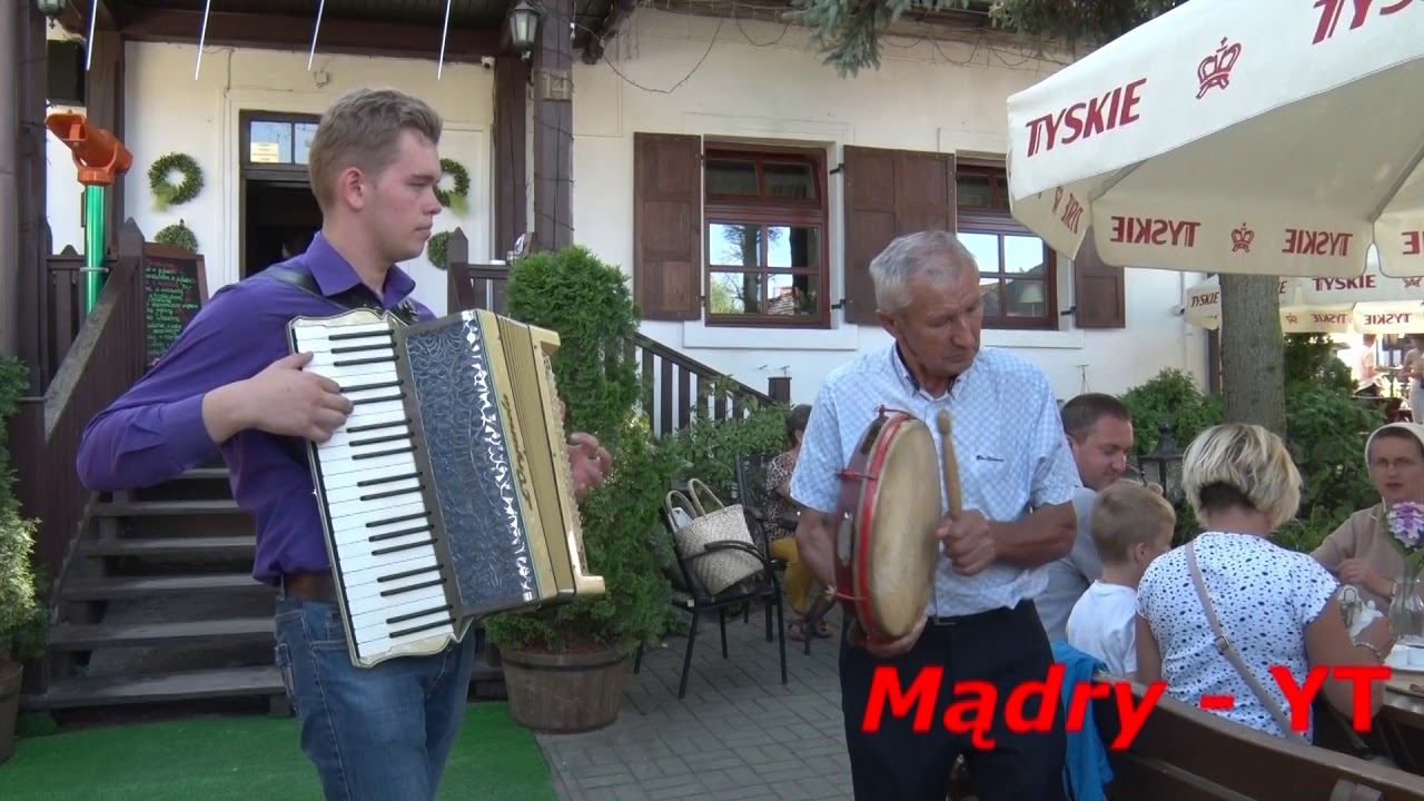 "Muzyk Nocy" Młody akordeonista Tomasz TULPAN - Kazimierz Dolny 2019 r ...