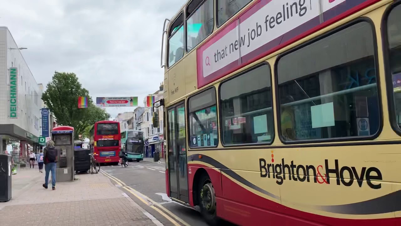 BRIGHTON & HOVE BUS ROUTE 2 ARRIVING INTO WESTERN ROAD BRIGHTON - YouTube