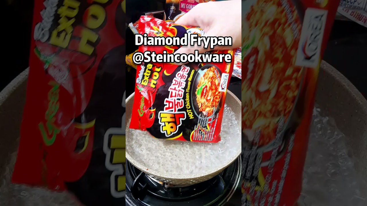 Samyang Hot Di Bungkus Rice paper - YouTube