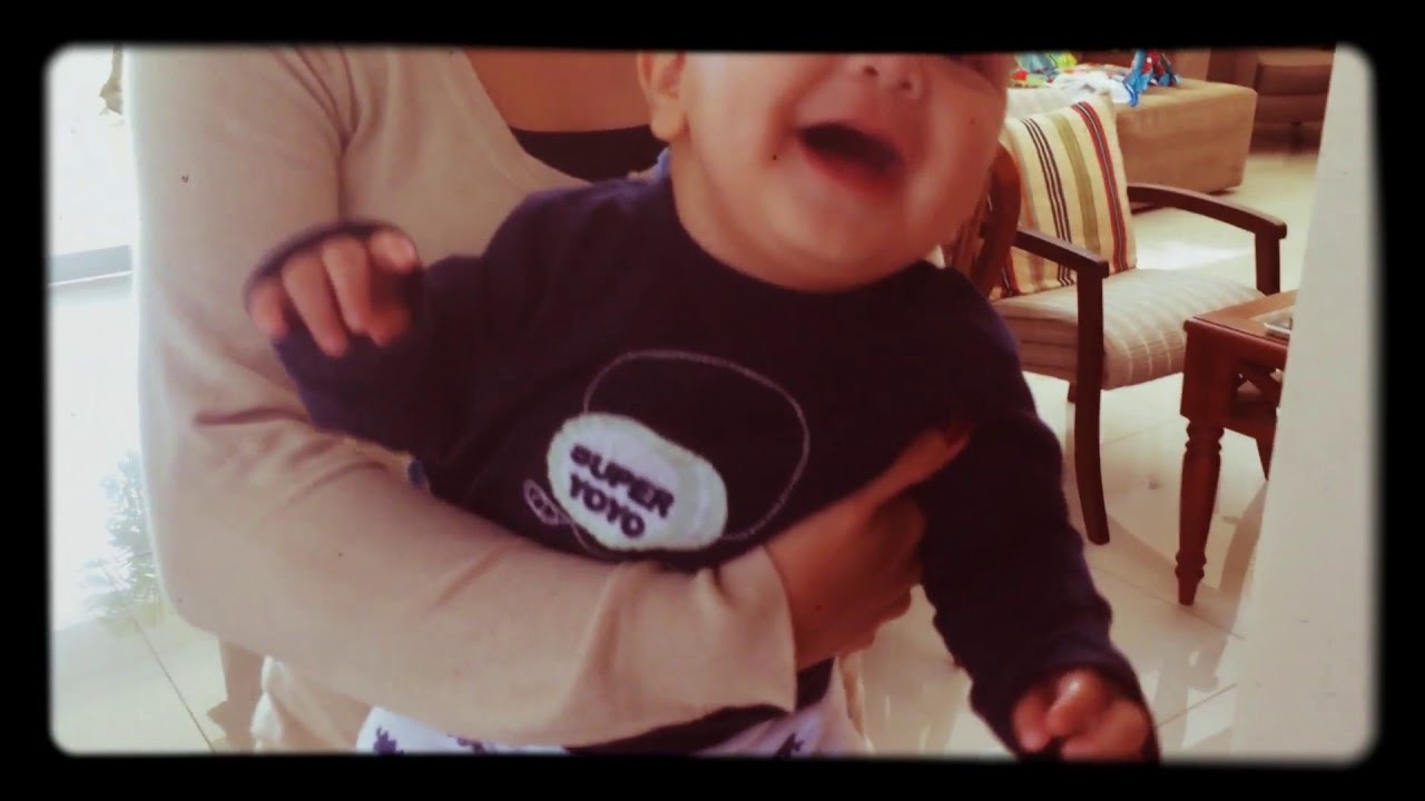 Joshua Laughing / Joshua Gargalhando - YouTube