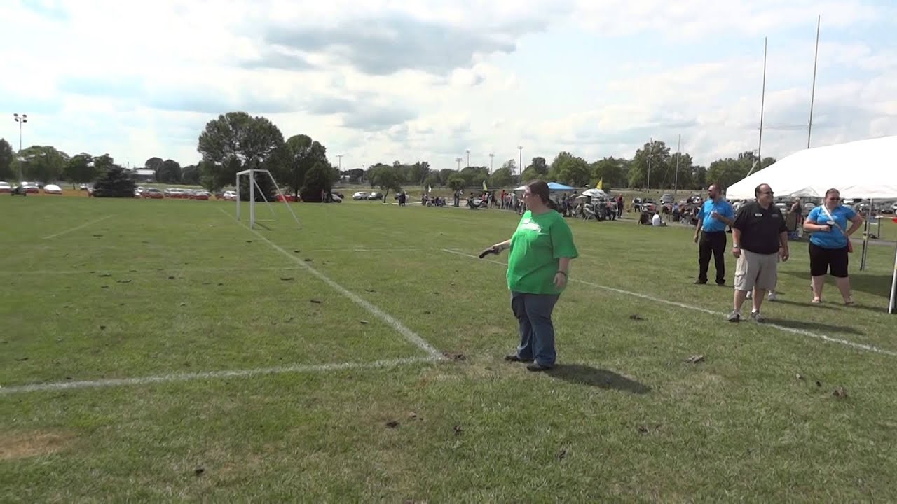 Cow chip throwing contest in Chatham, IL 2014 - YouTube