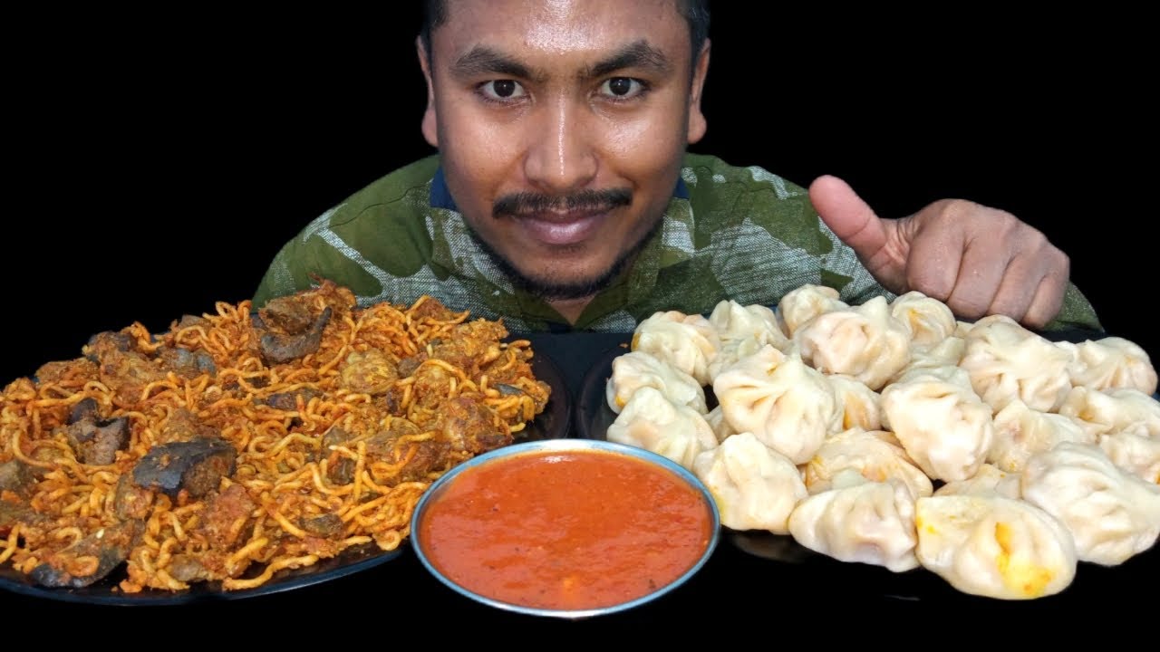EATING SPICY CHICKEN MOMOS | SPICY CHICKEN NOODLES CHALLENGE | MOMO ...