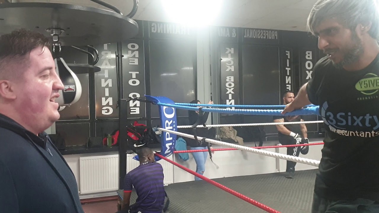 HARLEY BOXING OWN PADDY WOODS 🥊 - YouTube