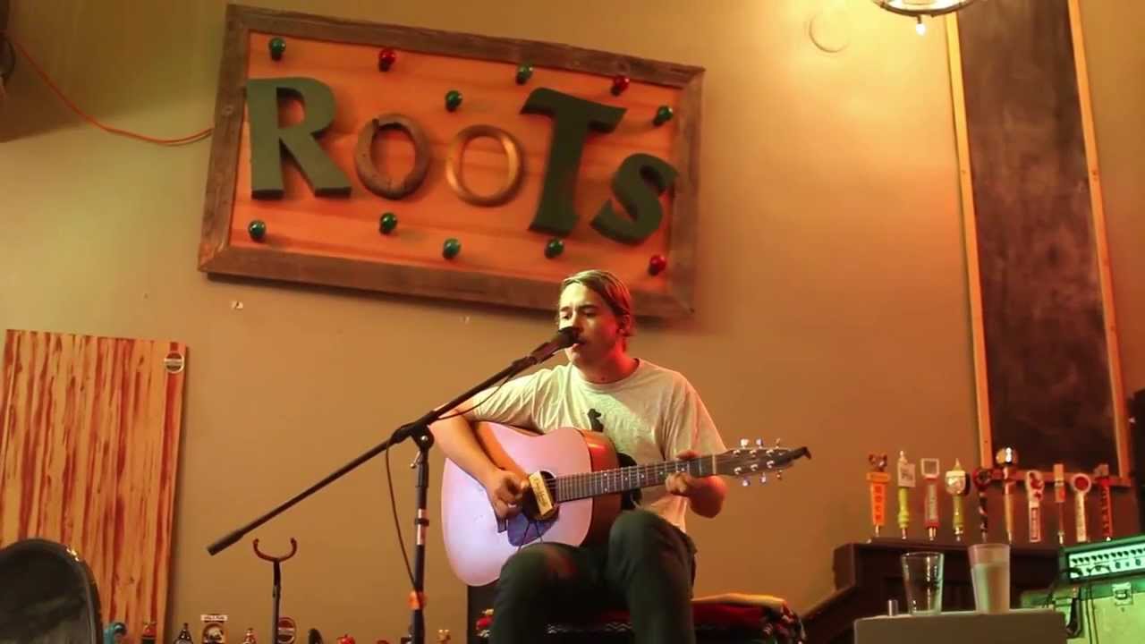 Dusty Lee and the Tambourine Choir - Roots Bistro Performance - YouTube
