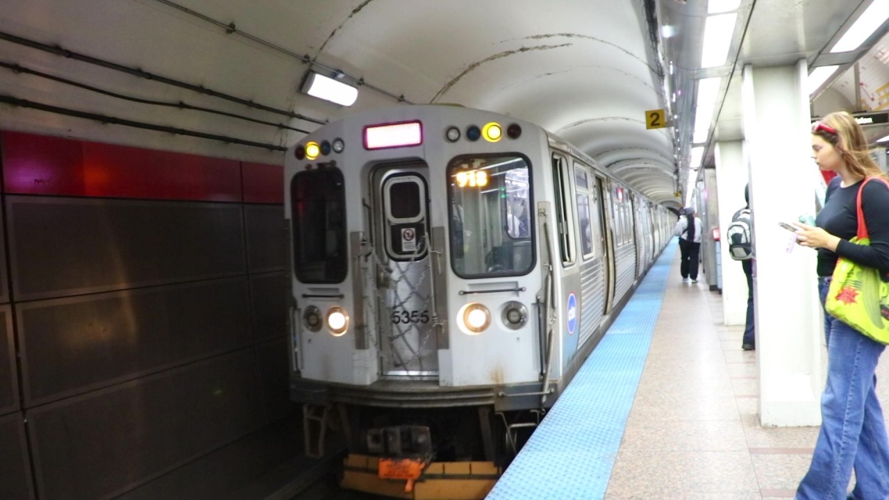 CTA 'L' Train System: Howard Bound Bombardier 5000-Series Red Line ...