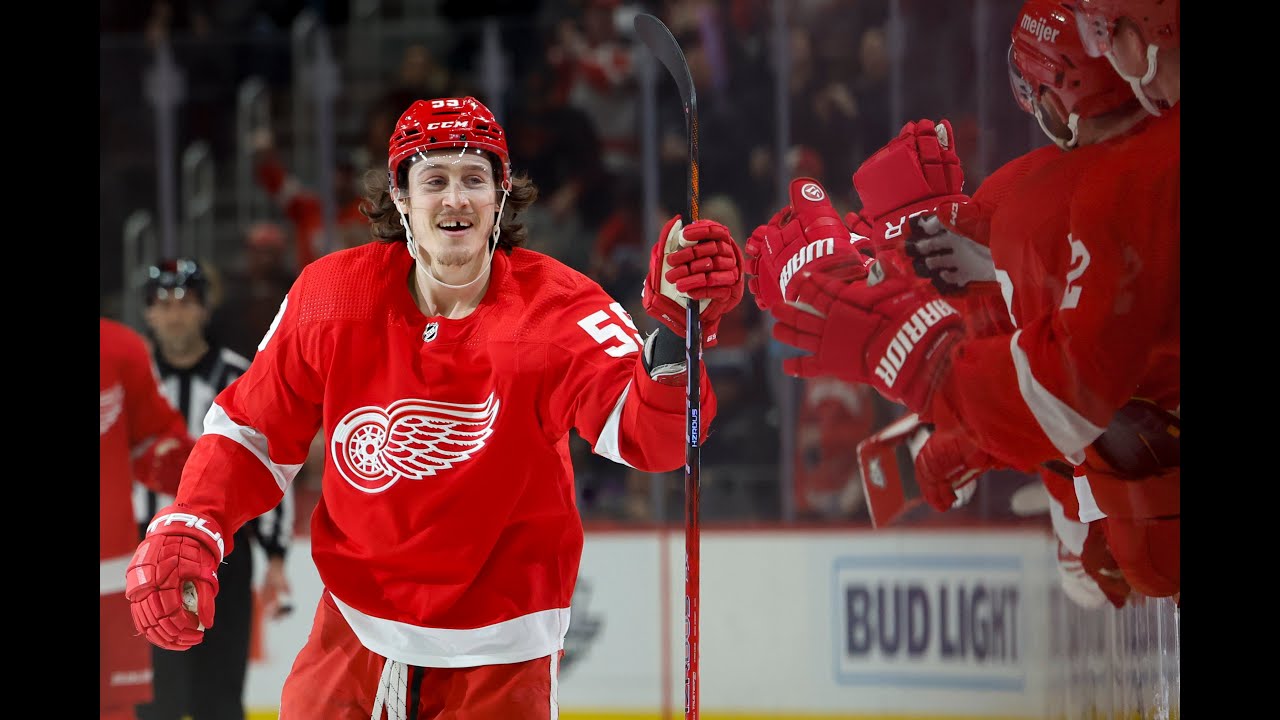 Toronto Maple Leafs sign Tyler Bertuzzi - YouTube