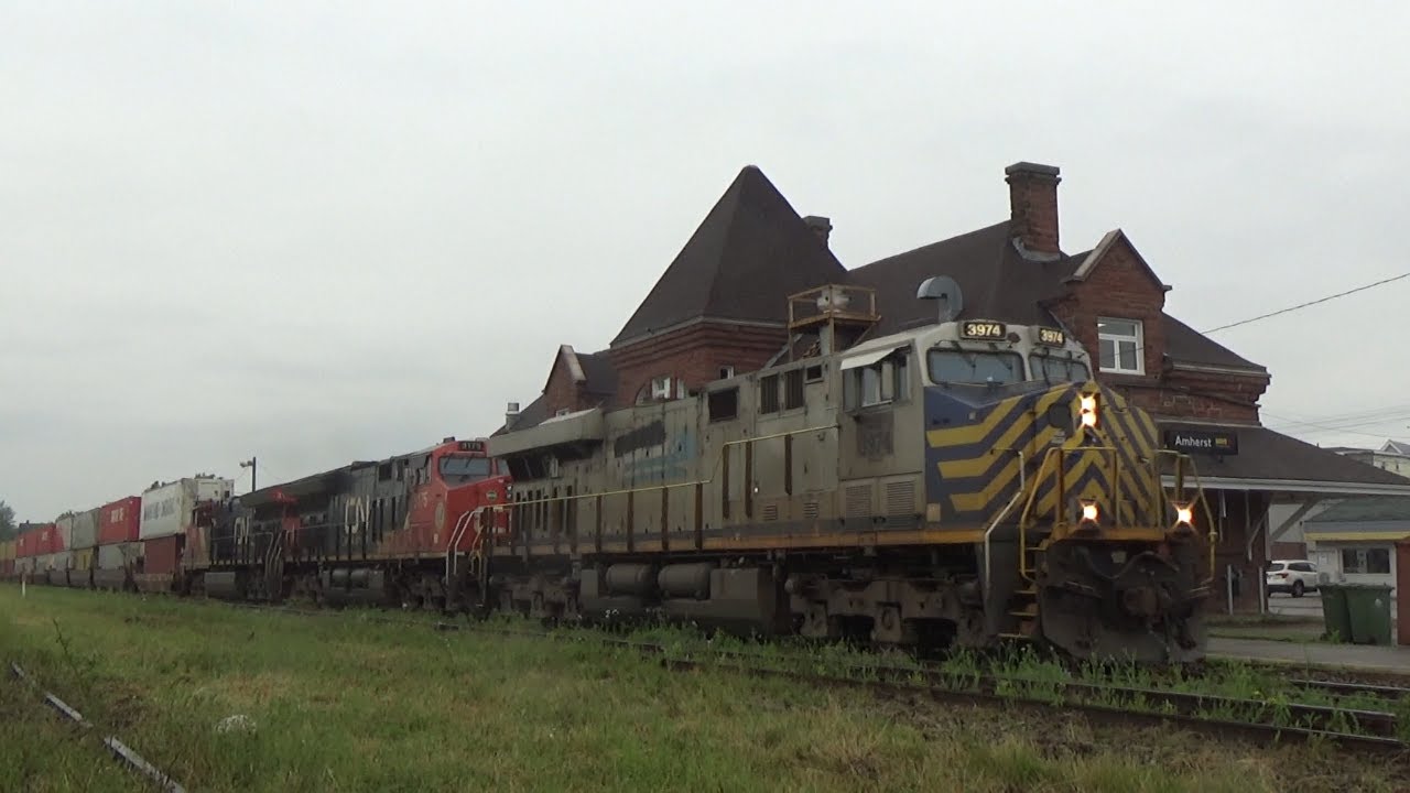 Conrail Graffiti Unit Leading! Ex CREX 3974 Leads Stack Trian CN 120 w ...