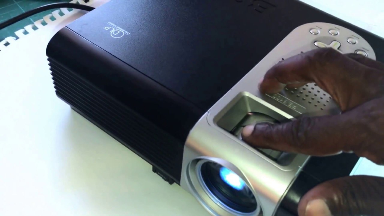 Review of old school digital lamp projector Benq PB6900 - YouTube