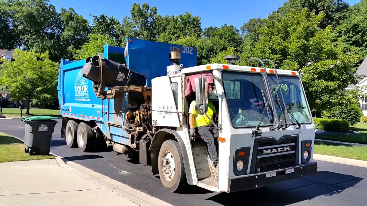 Midwestern Sanitation: Mack LEU/ Heil MultiTask SL - YouTube
