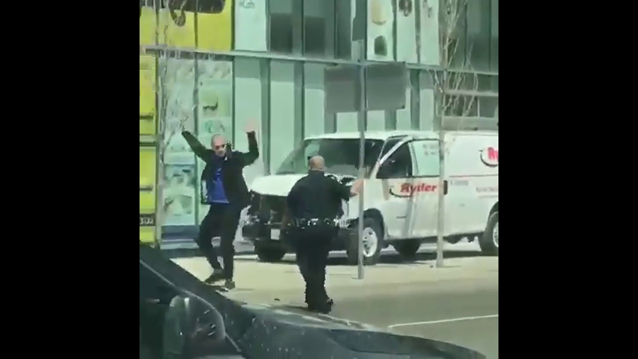 Toronto van attack footage shows Alek Minassian in stand off with ...