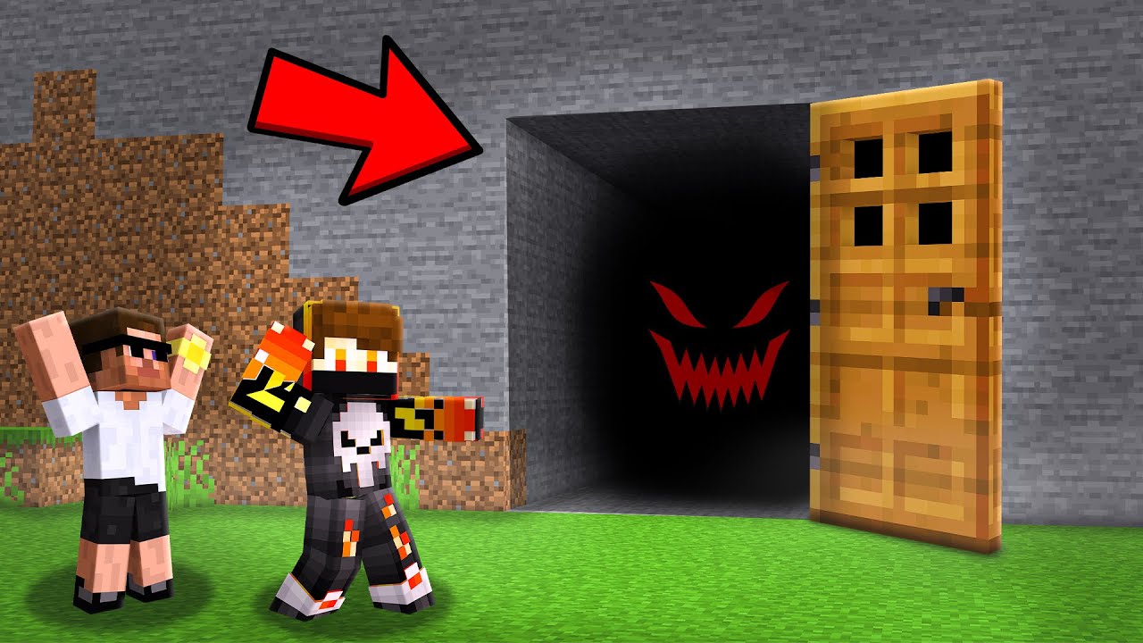 WHATS BEHIND THIS SECRET DOOR IN MINECRAFT - YouTube