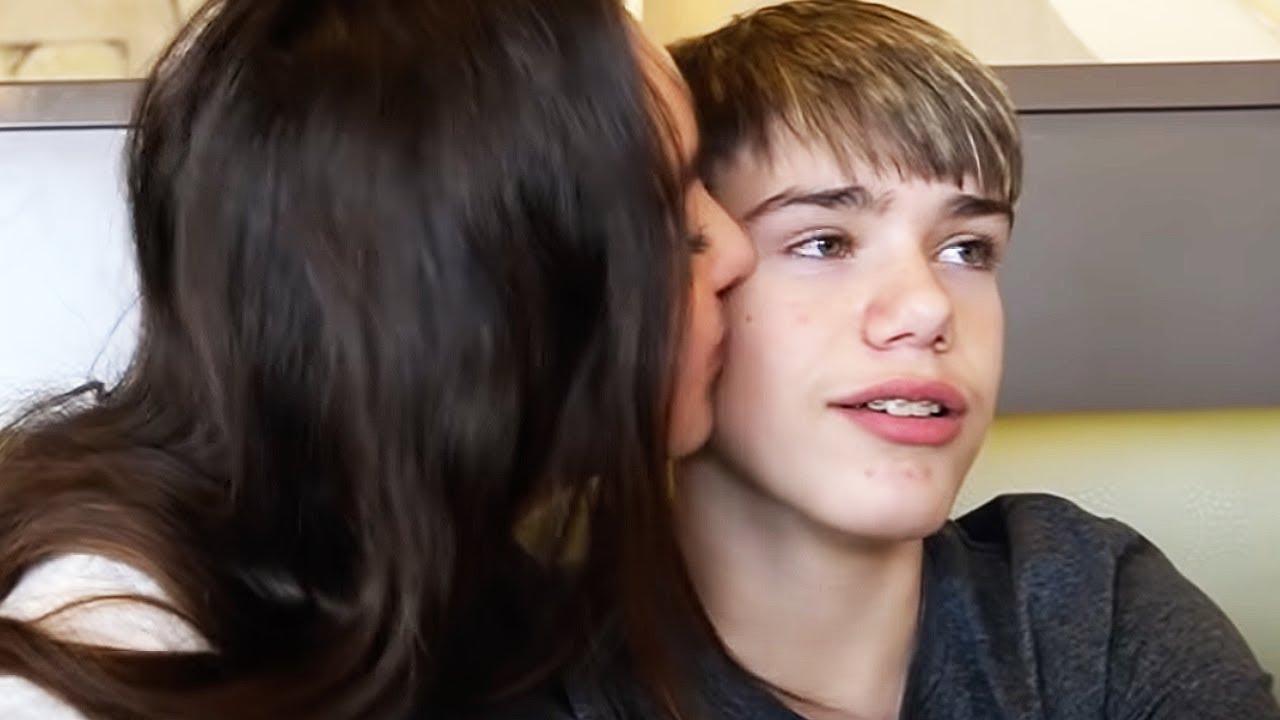 First Date With MY CRUSH She Kissed Me YouTube first-date-with-my-crush-she-kissed-me-youtube