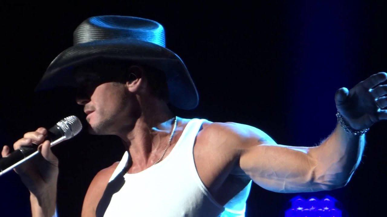 Tim McGraw Phoenix 5 16 14 Please Remember Me - YouTube