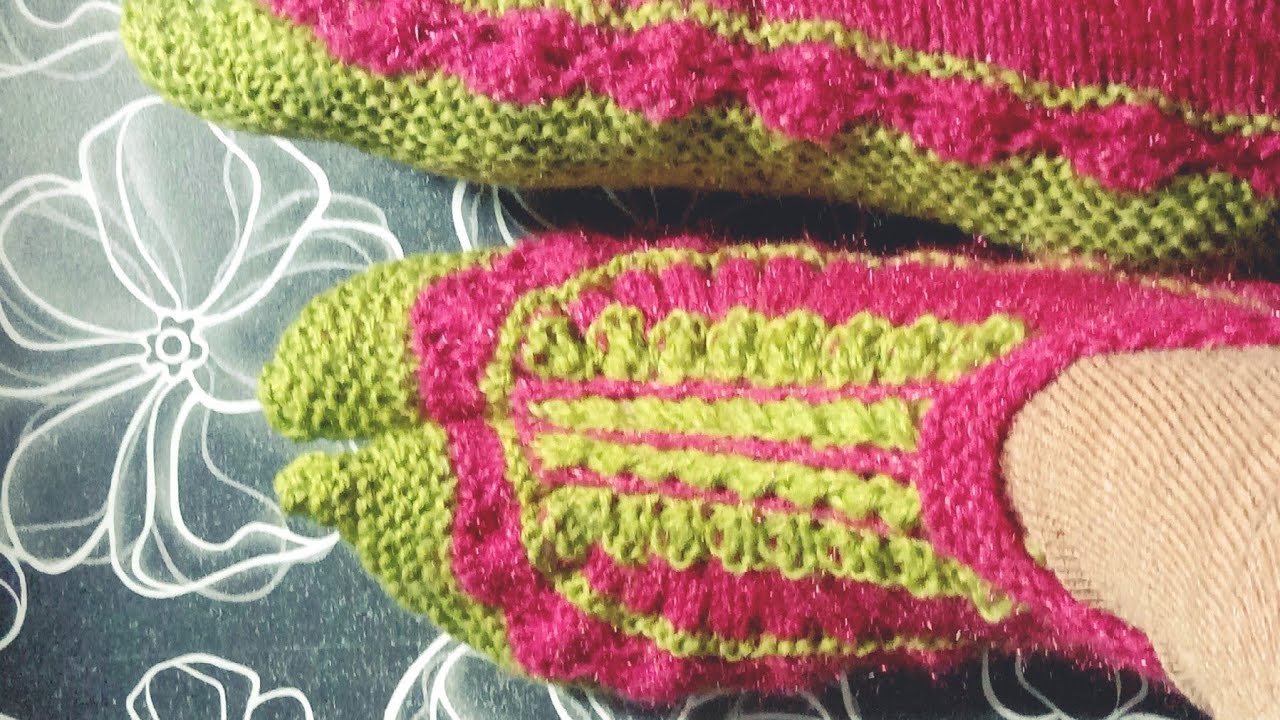 New knitting design Latest beautiful designer thumb socks for ladies ...