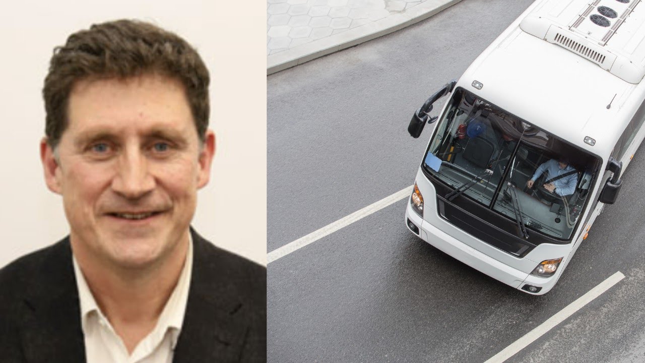 Eamon Ryan delivers on transport for Ukrainians in rural areas. - YouTube