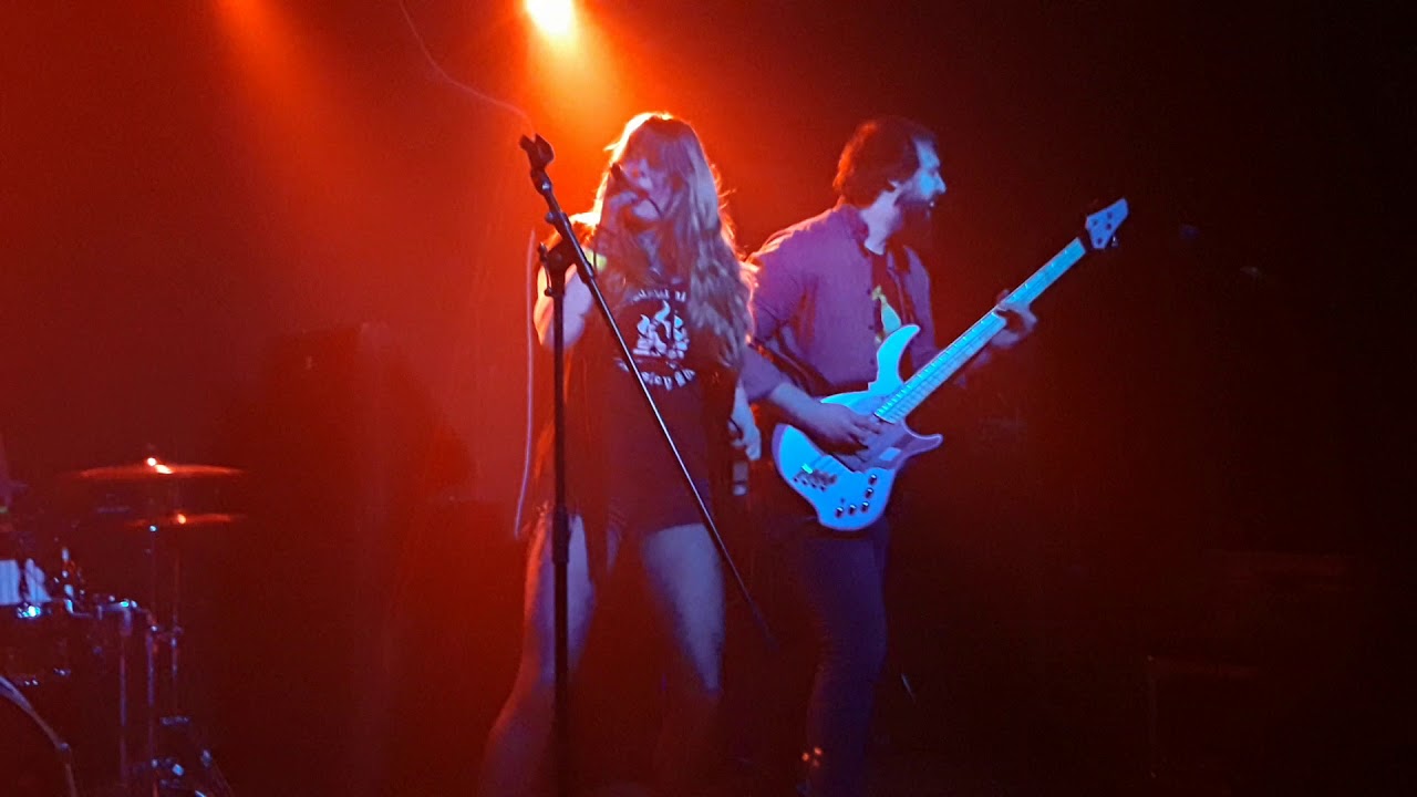 Silverchild "Burnout" LIVE at The Underground, Jan 2020 - YouTube
