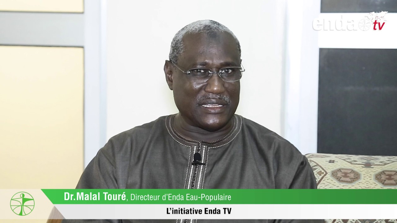 LE DIRECTEUR D'ENDA EAU-POPULAIRE PARLE DE L'INITIATIVE ENDA TV - YouTube