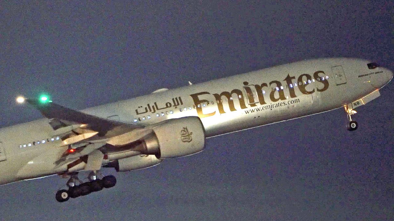 Emirates Boeing 777 ( A6-ENB ) night departure from Birmingham Airport ...