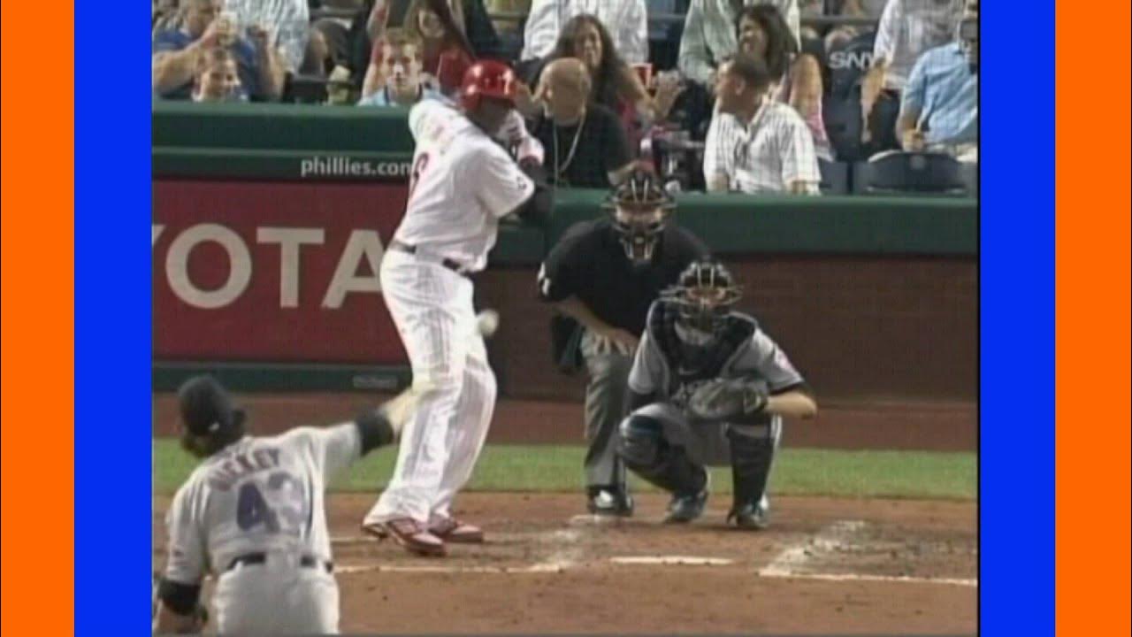 RA Dickey in the "Knuckleball Wobble" - YouTube