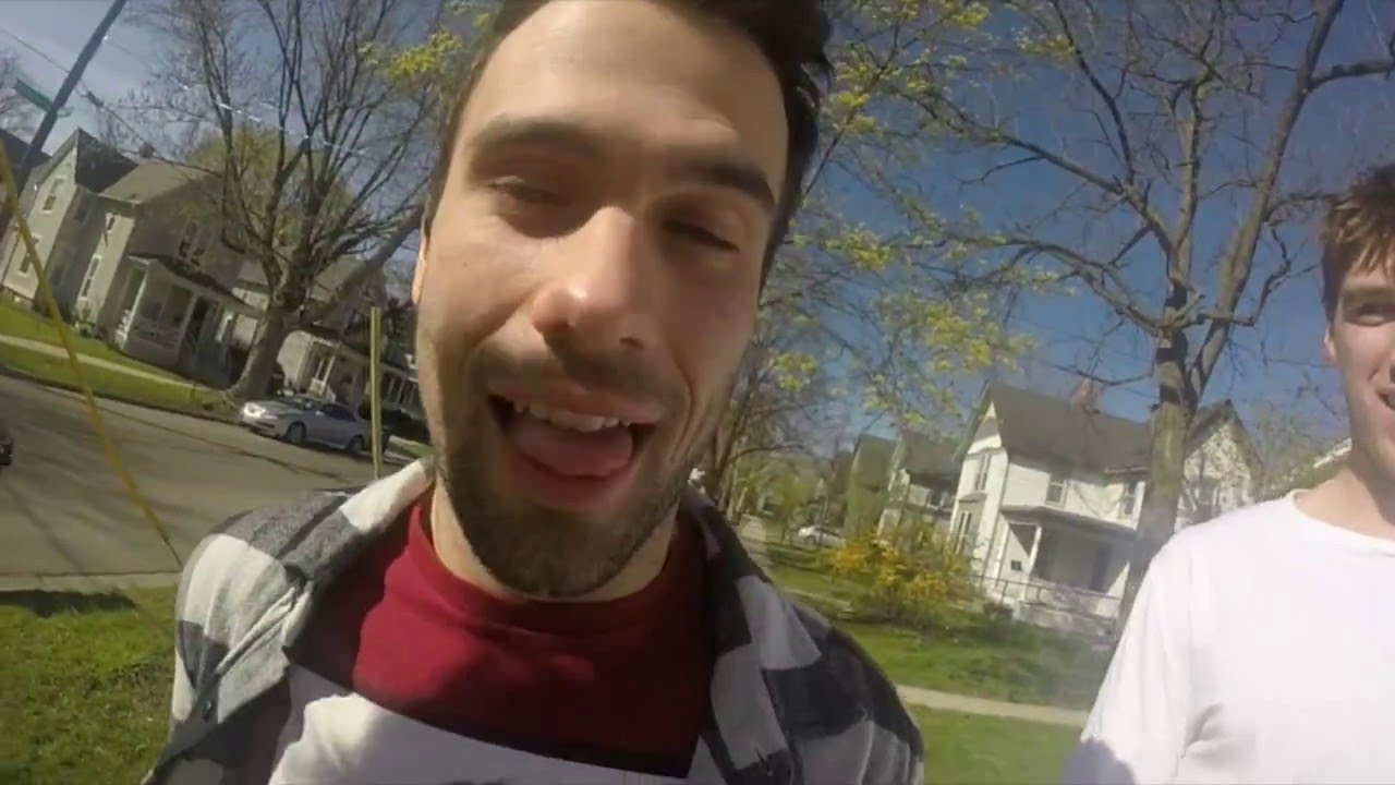 2 Guys 1 Car - YouTube