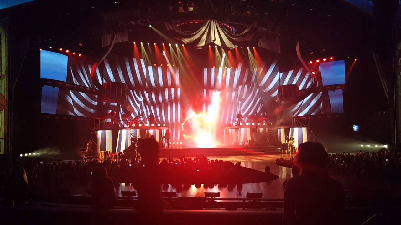 Circus Intro Ring of fire - YouTube