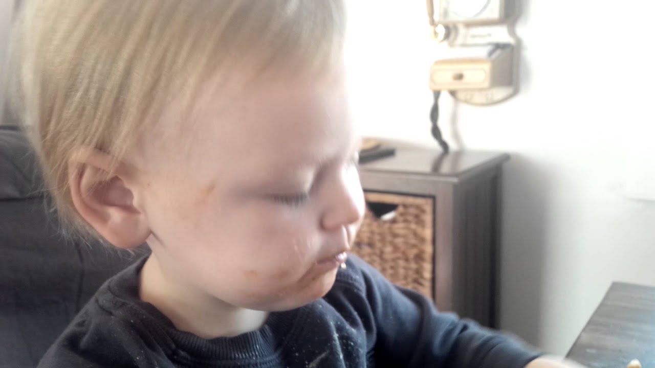 Popping Candy Reaction... - YouTube