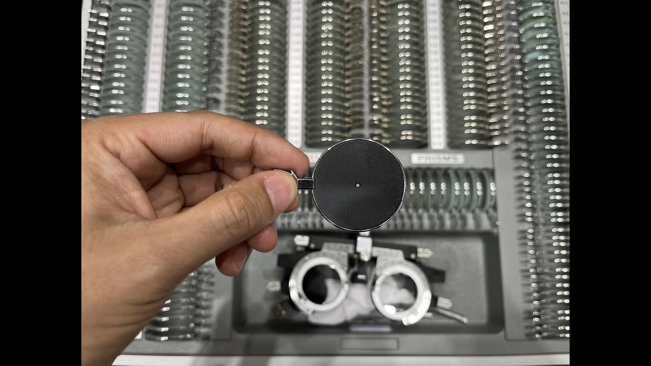 AGUJERO ESTENOPEICO Y PRUEBA DE CONTRASTE EN OPTOMETRÍA - YouTube