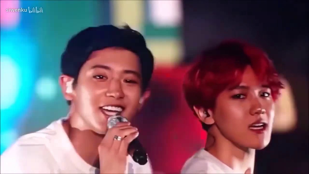 CHANBAEK - [Series idol của tui có độc] Fancam chụp được chân tướng ...