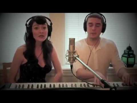 Kadin Nefes Almadan Sarki Söylüyor Insan birkere Solur