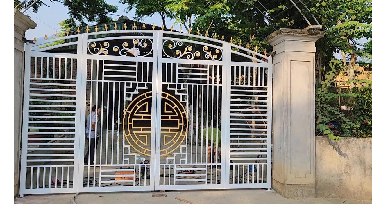 Complete gate set for guests - YouTube