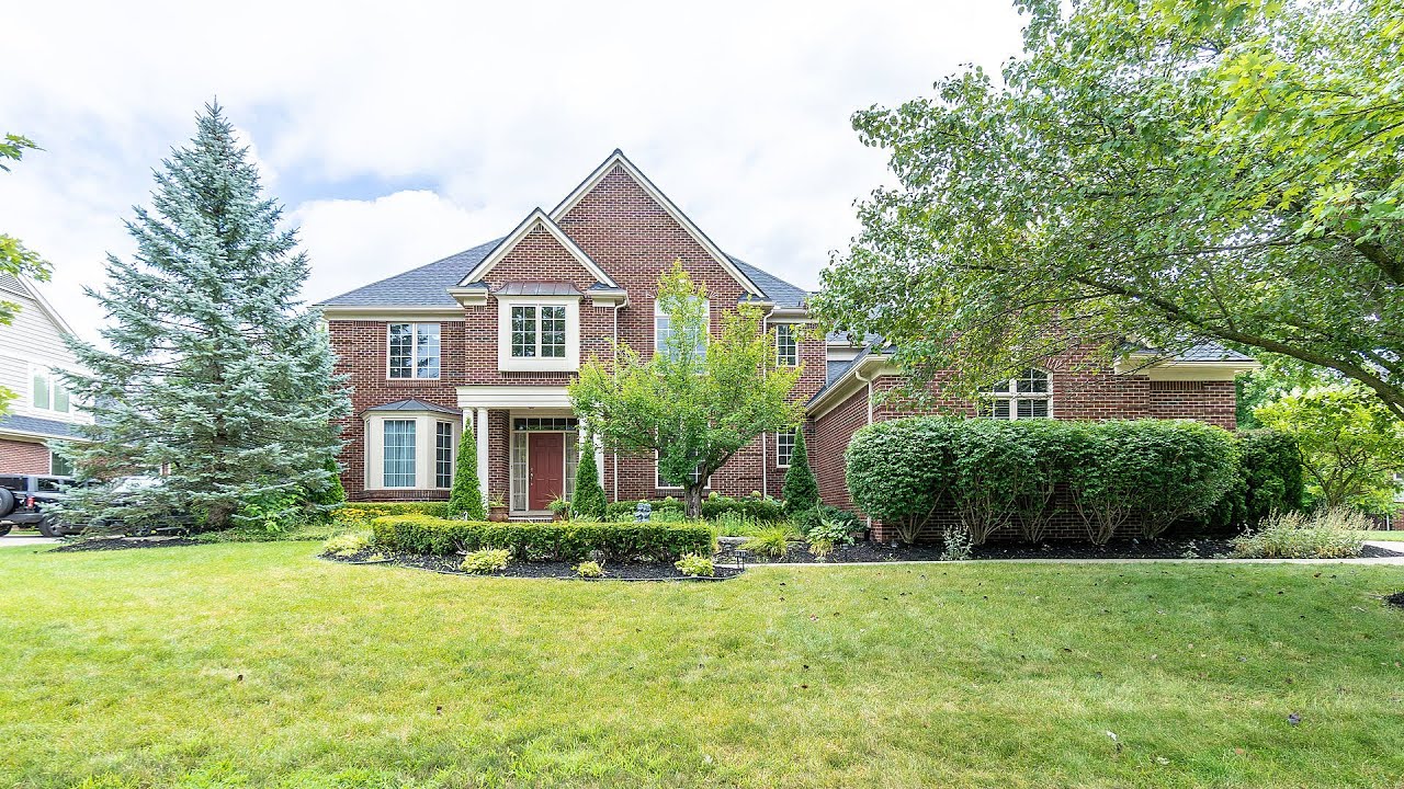 18090 Peninsula Way, Northville, MI 48168 - YouTube