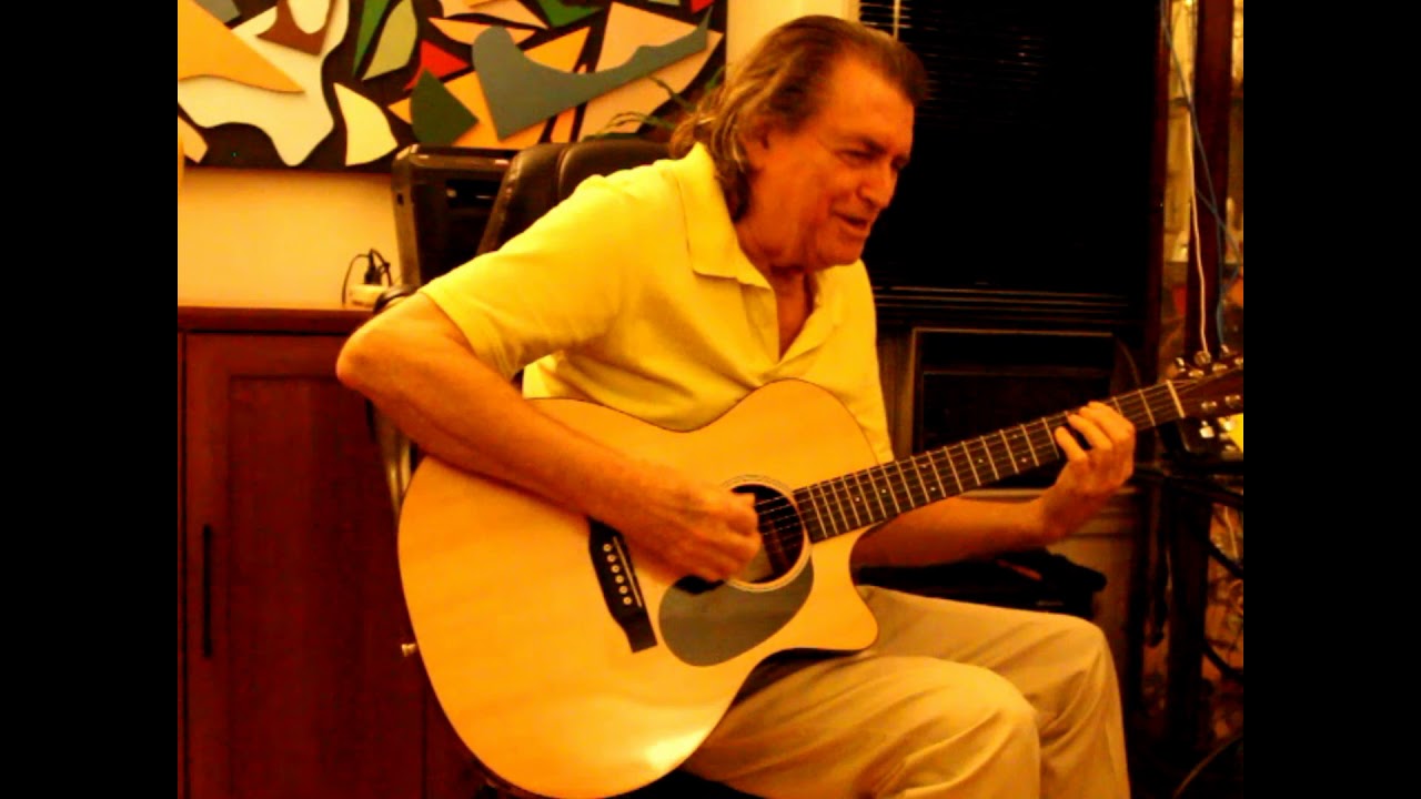 Richard Rowley performs "Paper Moon" - YouTube